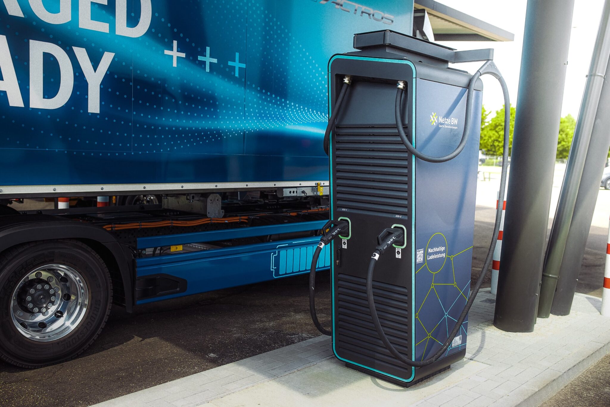 CSA Catapult joins project to simulate microgrid for electric HGVs ...